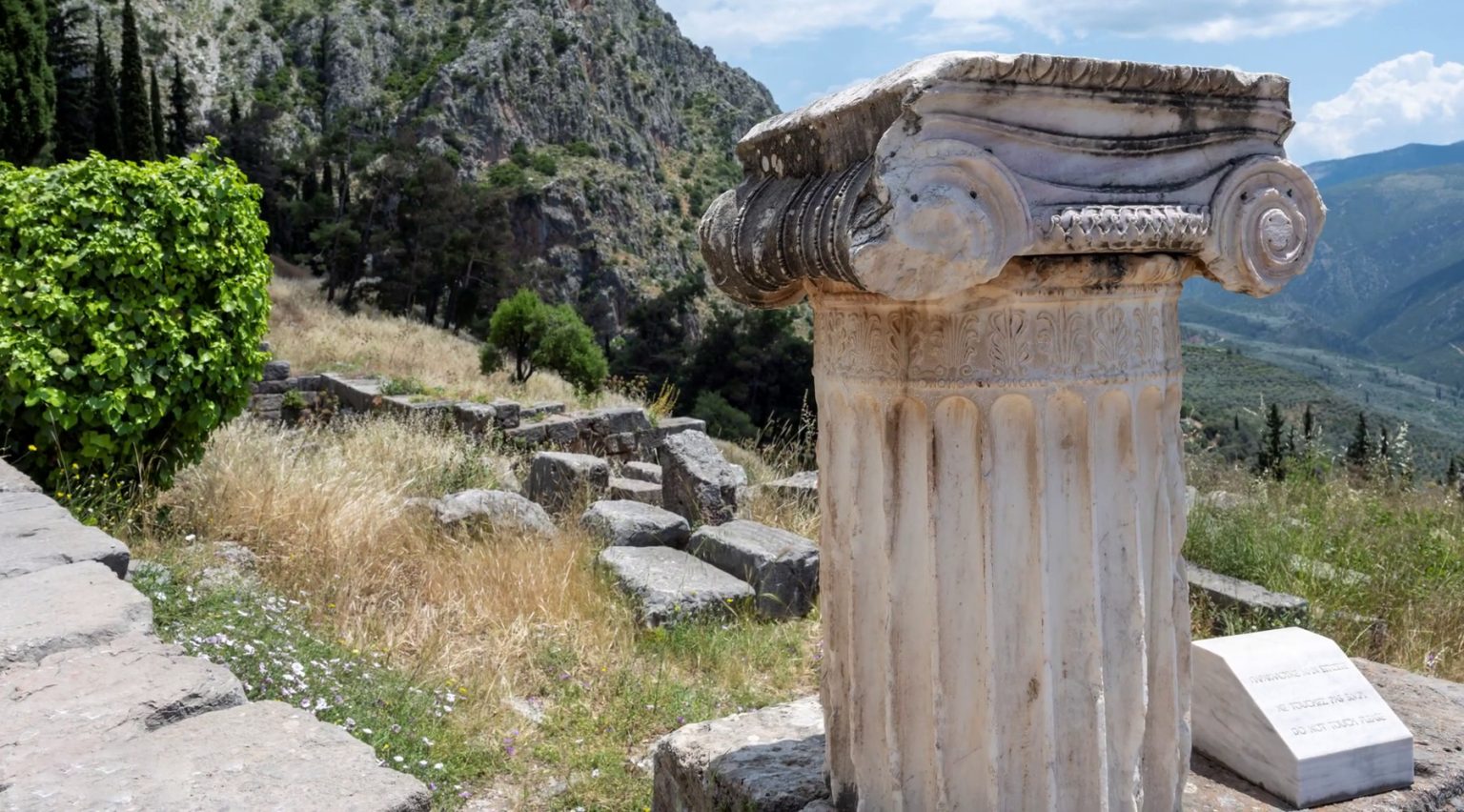 Εκδρομή Αράχωβα Δελφοί από Αθήνα 2026 | Sergiani Travel